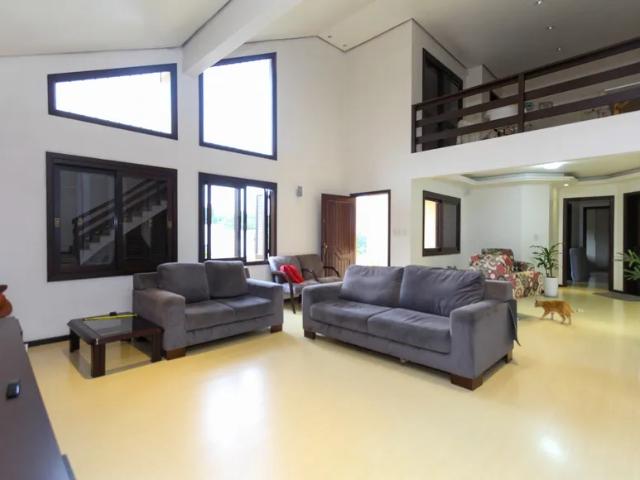 Casa com 3 Quartos à Venda no bairro Centro com 285m²