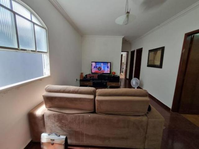 Casa com 3 quartos à venda no Bairro Cidade Jardim Uberlândia/MG