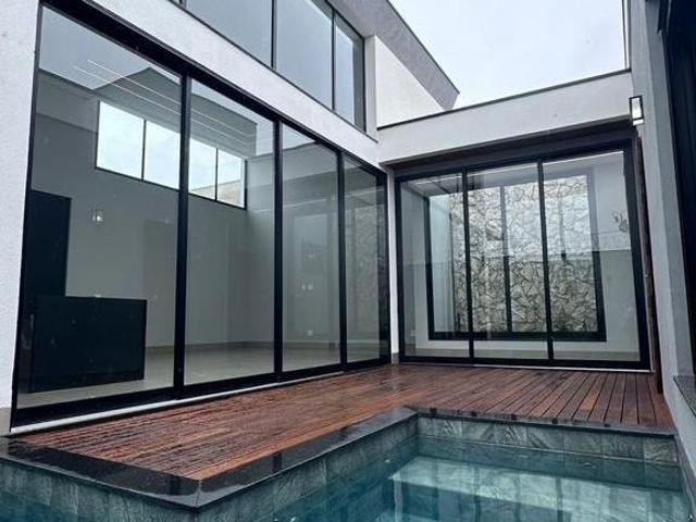 Casa com 3 quartos à venda no Bairro Grand Ville Uberlândia/MG