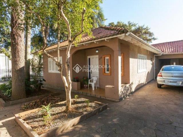 Casa com 3 Quartos à Venda no bairro Igara com 158m²