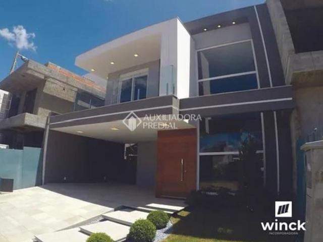Casa com 3 Quartos à Venda no bairro Igara com 225m²
