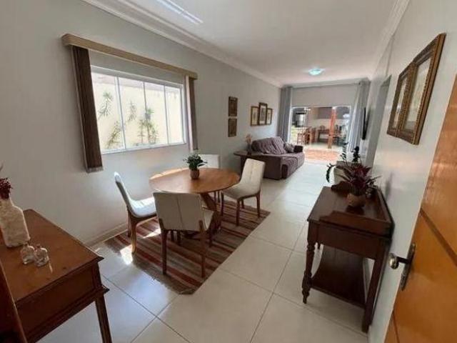 Casa com 3 quartos à venda no Bairro Jardim Holanda Uberlândia/MG