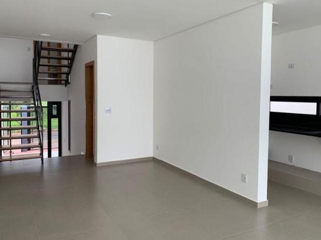 Casa com 3 quartos à venda no Bairro Jardim Karaíba Uberlândia/MG