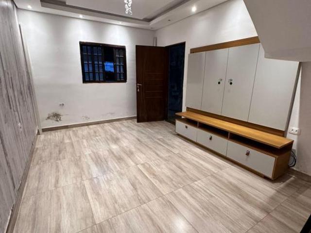 Casa com 3 quartos à venda no Bairro Jardim Petropólis em Cotia com 205m² e 2 vagas de carro próximo