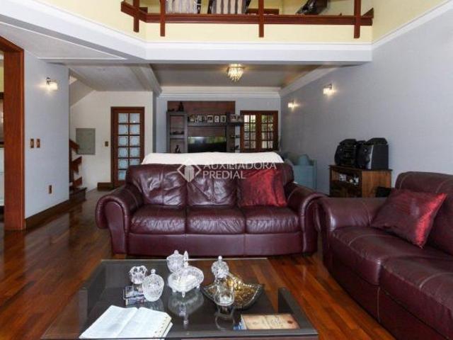 Casa com 3 Quartos à Venda no bairro Marechal Rondon com 377m²