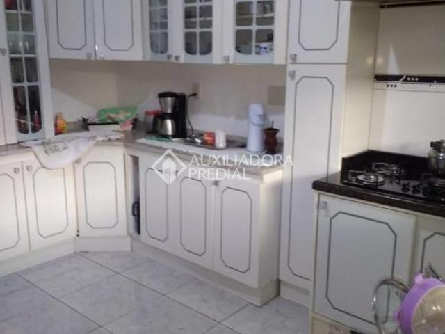 Casa com 3 Quartos à Venda no bairro São José com 142m²