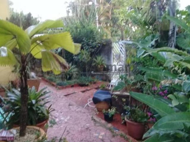 CASA COM 3 QUARTOS À VENDA NO CAXINGUI