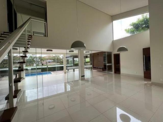 Casa com 3 quartos à venda, no Condomínio Jardins Barcelona Uberlândia/MG