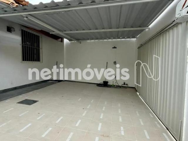 Casa com 3 quartos, a venda no Dona clara