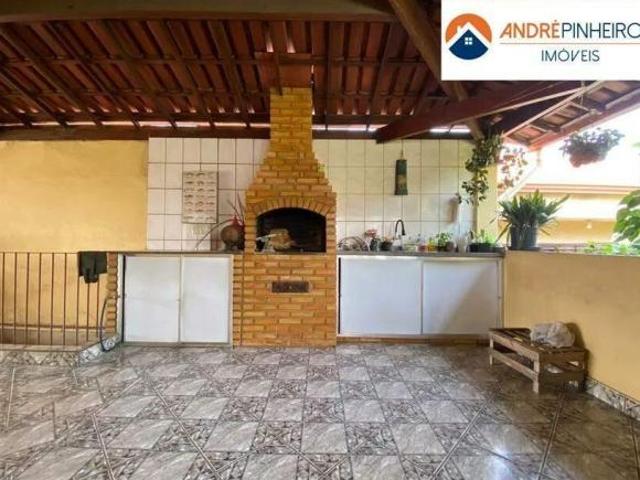 Casa com 3 Quartos à Venda no Santa Branca – 341m² por R$ 900.000,00