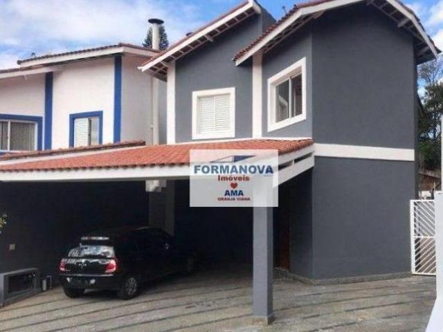 Casa com 3 quartos à venda, ótima localização na Granja Viana