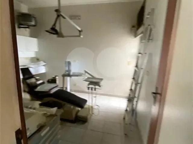 Casa com 3 quartos à venda ou para locação em Centro SP