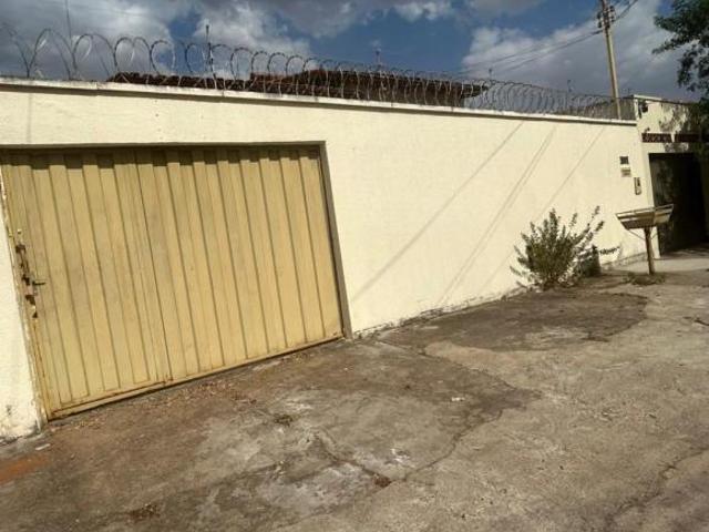 Casa com 3 Quartos + Barracão no Residencial Eli Forte – Goiânia/GO Casa de Rua com 3 Quarto s por