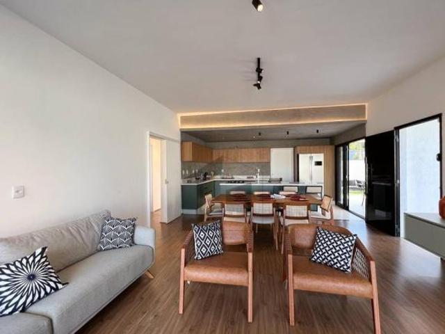 Casa à Venda no Condomínio Carpe Diem Village – Guararema/SP | 3 Suítes | Piscina | Espaço Gourmet |