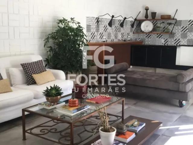 Casa com 3 Quartos de 244 m² no Bairro Alto da Boa Vista!
