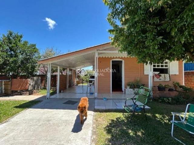 CASA COM 3 QUARTOS DE ESQUINA COM PÁTIO BAIRRO AUXILIADORA EM GRAVATAÍ