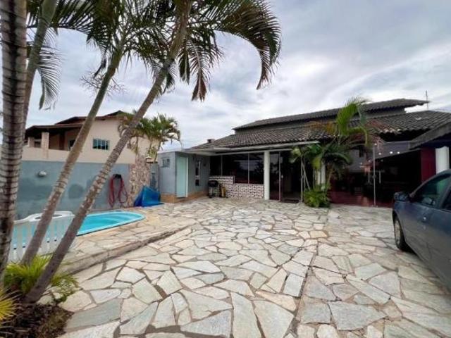 Casa com 3 Quartos, Dentro de Condomínio, Lote de 400m², Piscina, Churrasqueira com Espaço gourm