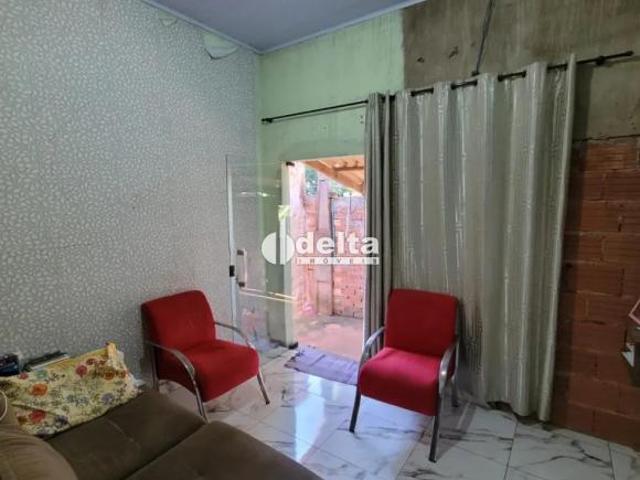 Casa com 3 quartos disponível para venda no bairro Guarani em Uberlândia MG