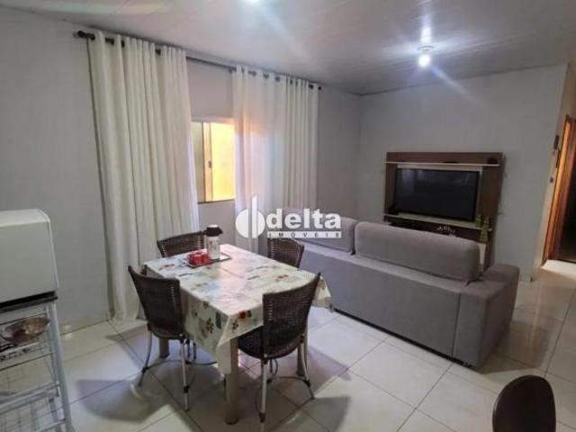 Casa com 3 quartos disponível para venda no bairro Minas Gerais em Uberlândia MG