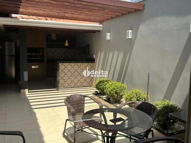Casa com 3 quartos disponível para venda no bairro Morumbi em Uberlândia MG