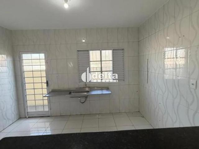 Casa com 3 quartos disponível para venda no bairro Saraiva em Uberlândia MG