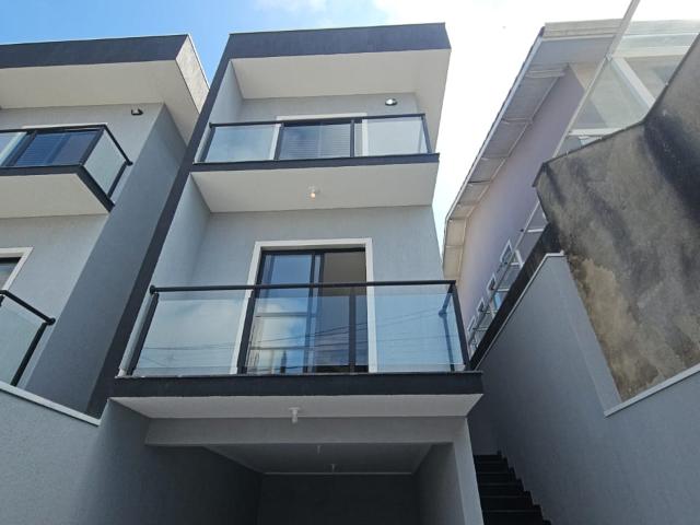 Casa com 3 quartos e 4 banheiros, 120m2 Arujá Center Ville Arujá SP