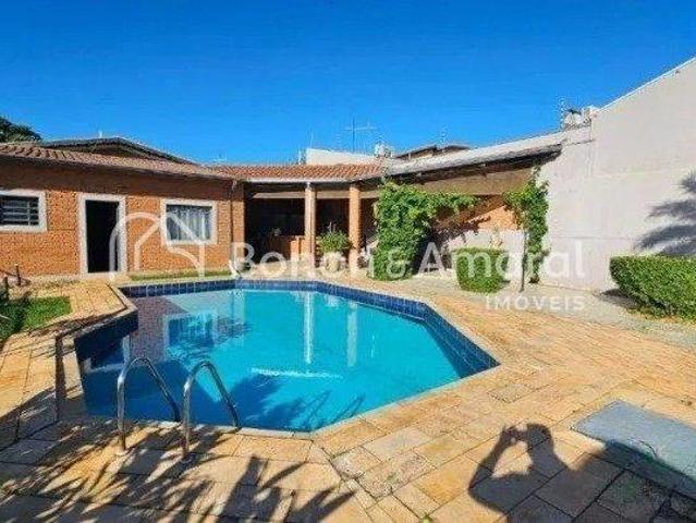 Casa com 3 Quartos e 4 banheiros à Venda na Vila Nogueira