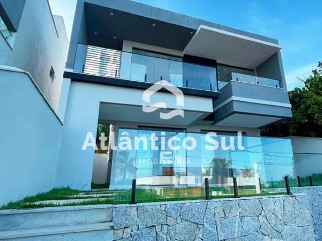 Casa com 3 Quartos e 4 banheiros à Venda, 145 m² por R$ 1.200.000