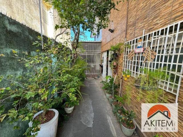 Casa com 3 Quartos e 4 banheiros à Venda, 102 m² por R$ 270.000