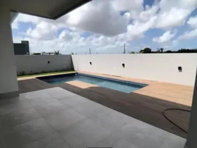 Casa com 3 Quartos e 4 banheiros à Venda, 122 m² por R$ 267.000