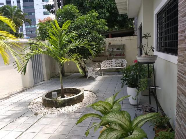 Casa com 3 Quartos e 4 banheiros à Venda, 125 m² por R$ 1.200.000