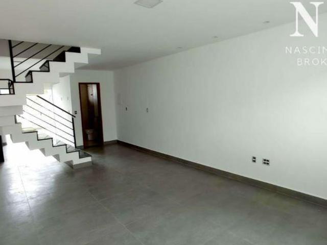 Casa com 3 Quartos e 4 banheiros à Venda, 200 m² por R$ 380.000