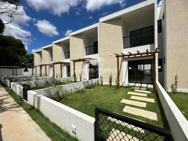 Casa com 3 Quartos e 4 banheiros à Venda, 91 m² por R$ 365.000