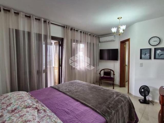 Casa com 3 Quartos e 4 banheiros Jardim Itu Porto Alegre