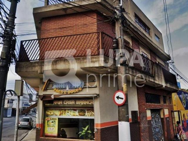 CASA COM 3 QUARTOS E 4 VAGAS DE GARAGEM À VENDA NA VILA SABRINA