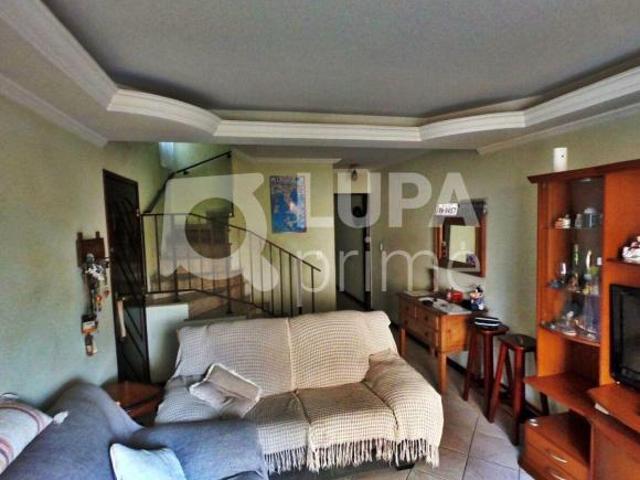 CASA COM 3 QUARTOS E 4 VAGAS DE GARAGEM Á VENDA NA FREGUESIA DO Ó