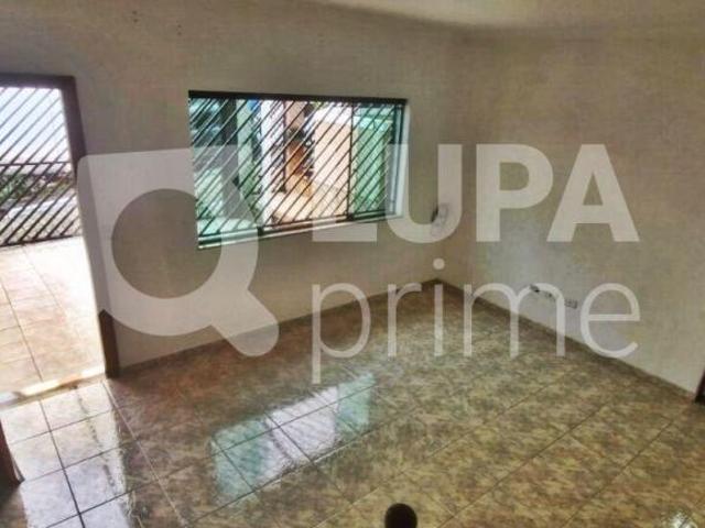 CASA COM 3 QUARTOS E 4 VAGAS DE GARAGEM À VENDA NA PARADA INGLESA