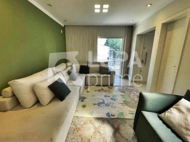 CASA COM 3 QUARTOS E 4 VAGAS DE GARAGEM À VENDA NA PARADA INGLESA