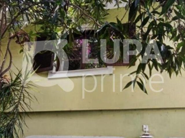 CASA COM 3 QUARTOS E 4 VAGAS DE GARAGEM À VENDA NO TREMEMBÉ