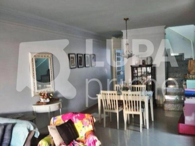 CASA COM 3 QUARTOS E 4 VAGAS DE GARAGEM À VENDA NO TUCURUVI