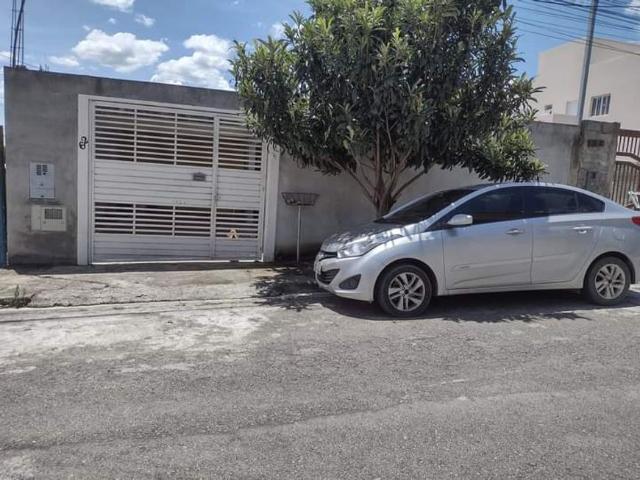 Casa com 3 Quartos e 5 banheiros à Venda, 150 m² por R$ 370.000