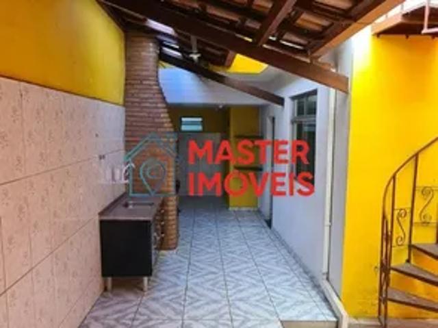 Casa com 3 Quartos e 5 banheiros à Venda, 257 m² por R$ 470.000