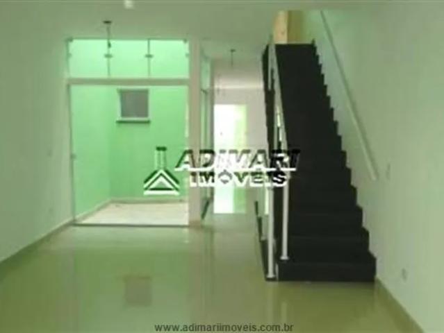 Casa com 3 Quartos e 5 banheiros à Venda, 200 m² por R$ 970.000