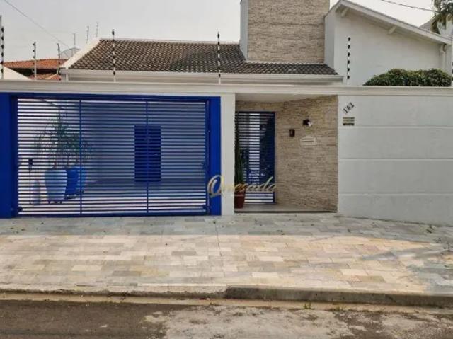 Casa com 3 Quartos e 5 banheiros à Venda, 217 m² por R$ 1.480.000