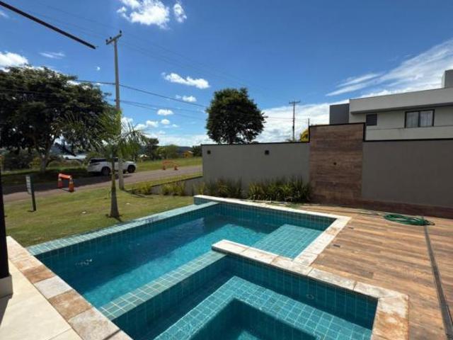 Casa com 3 Quartos e 5 banheiros à Venda, 450 m² por R$ 1.800.000 Cód. ch2604