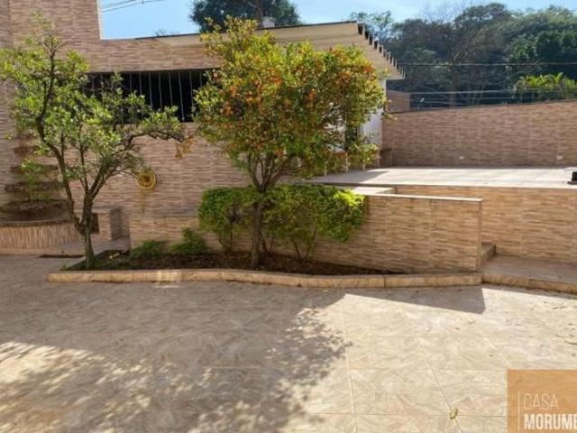 Casa com 3 Quartos e 5 banheiros à Venda, 466 m² por R$ 1.090.000