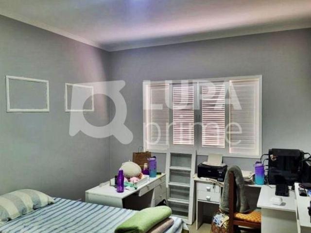 CASA COM 3 QUARTOS E 5 VAGAS DE GARAGEM À VENDA NA PARADA INGLESA