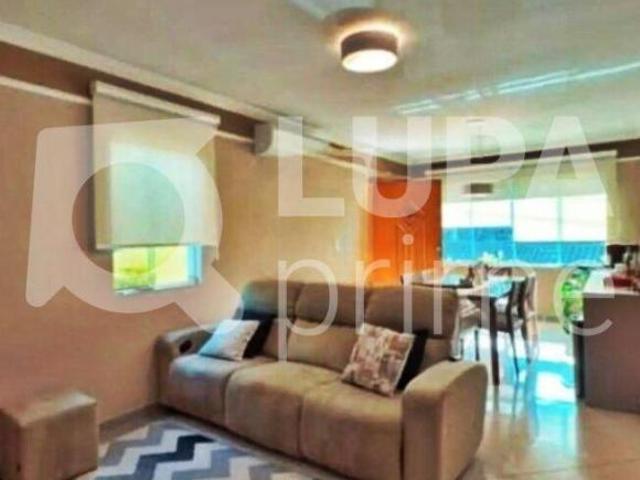 CASA COM 3 QUARTOS E 5 VAGAS DE GARAGEM À VENDA NO TUCURUVI