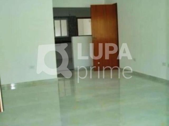 CASA COM 3 QUARTOS E 5 VAGAS DE GARAGEM À VENDA NO TUCURUVI