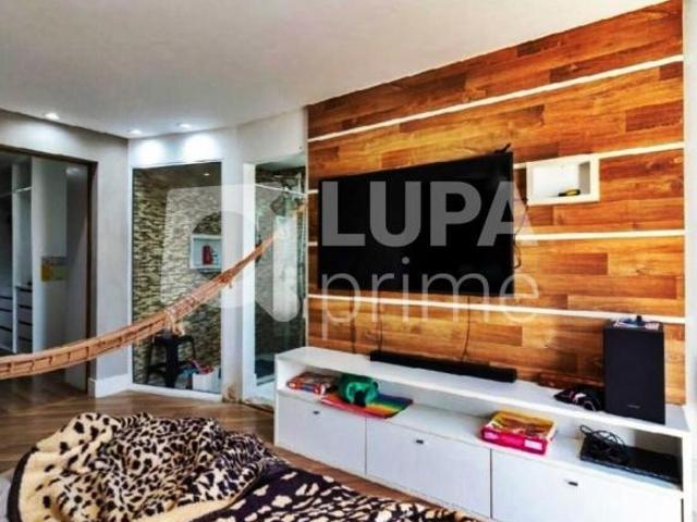 CASA COM 3 QUARTOS E 5 VAGAS DE GARAGEM À VENDA NO IMIRIM